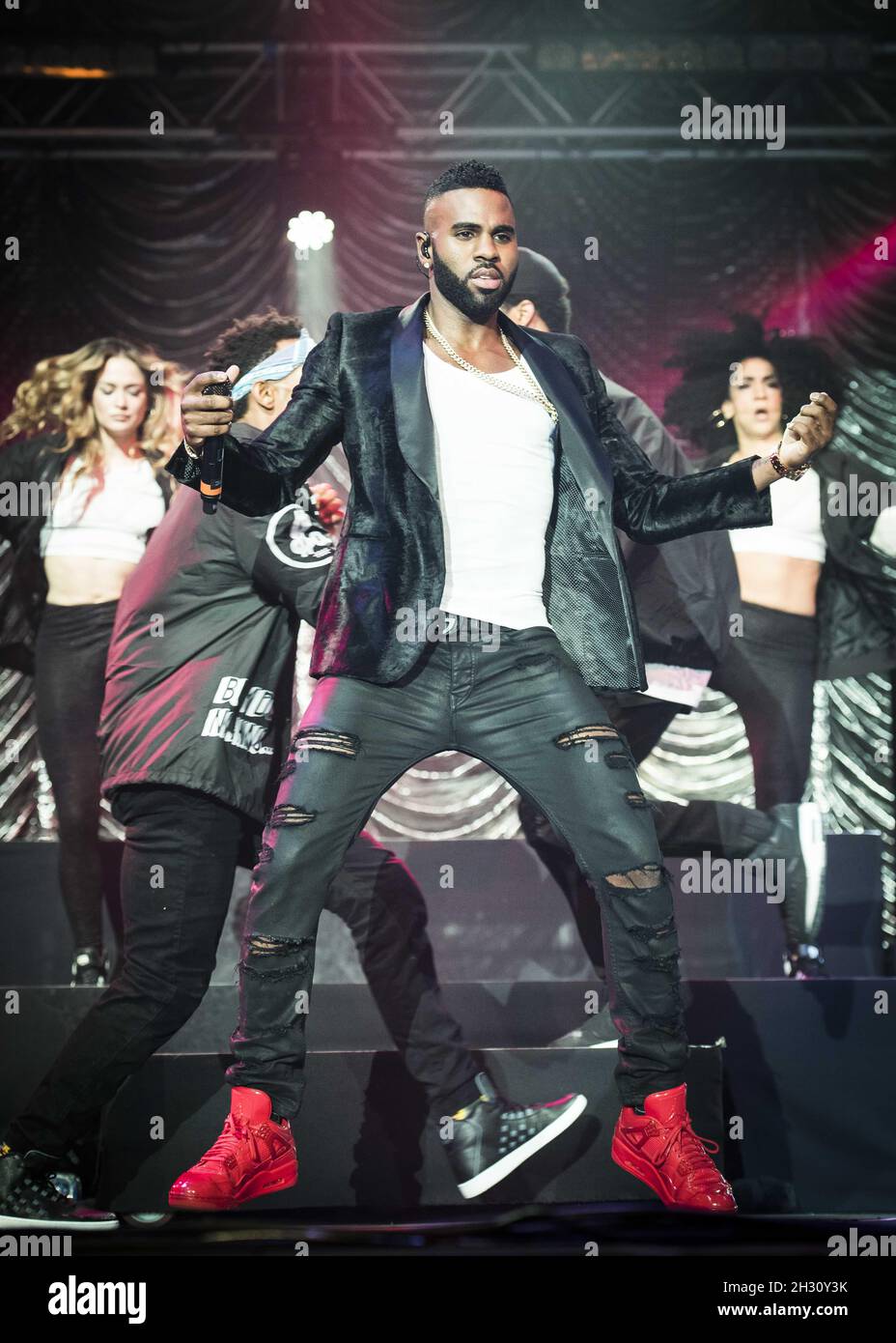 Jason derulo performing live hi-res stock photography and images - Alamy
