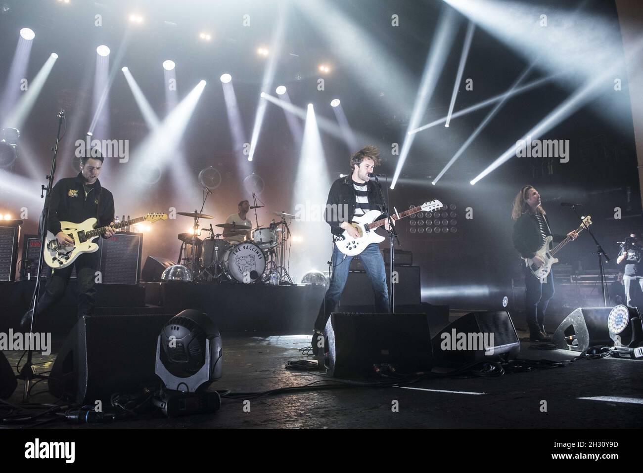 Entertainment vaccines hi-res stock photography and images - Alamy