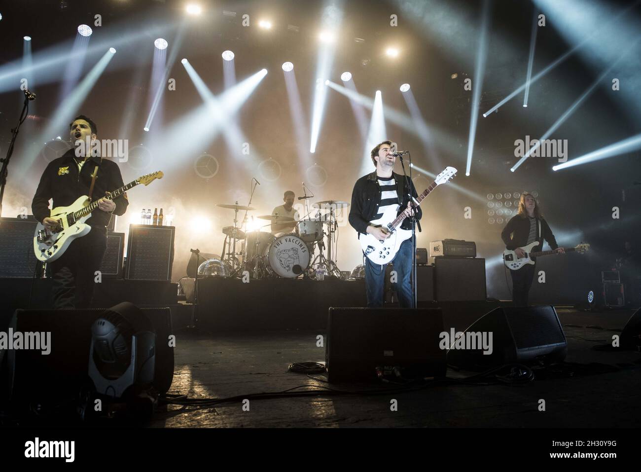 Entertainment vaccines hi-res stock photography and images - Alamy