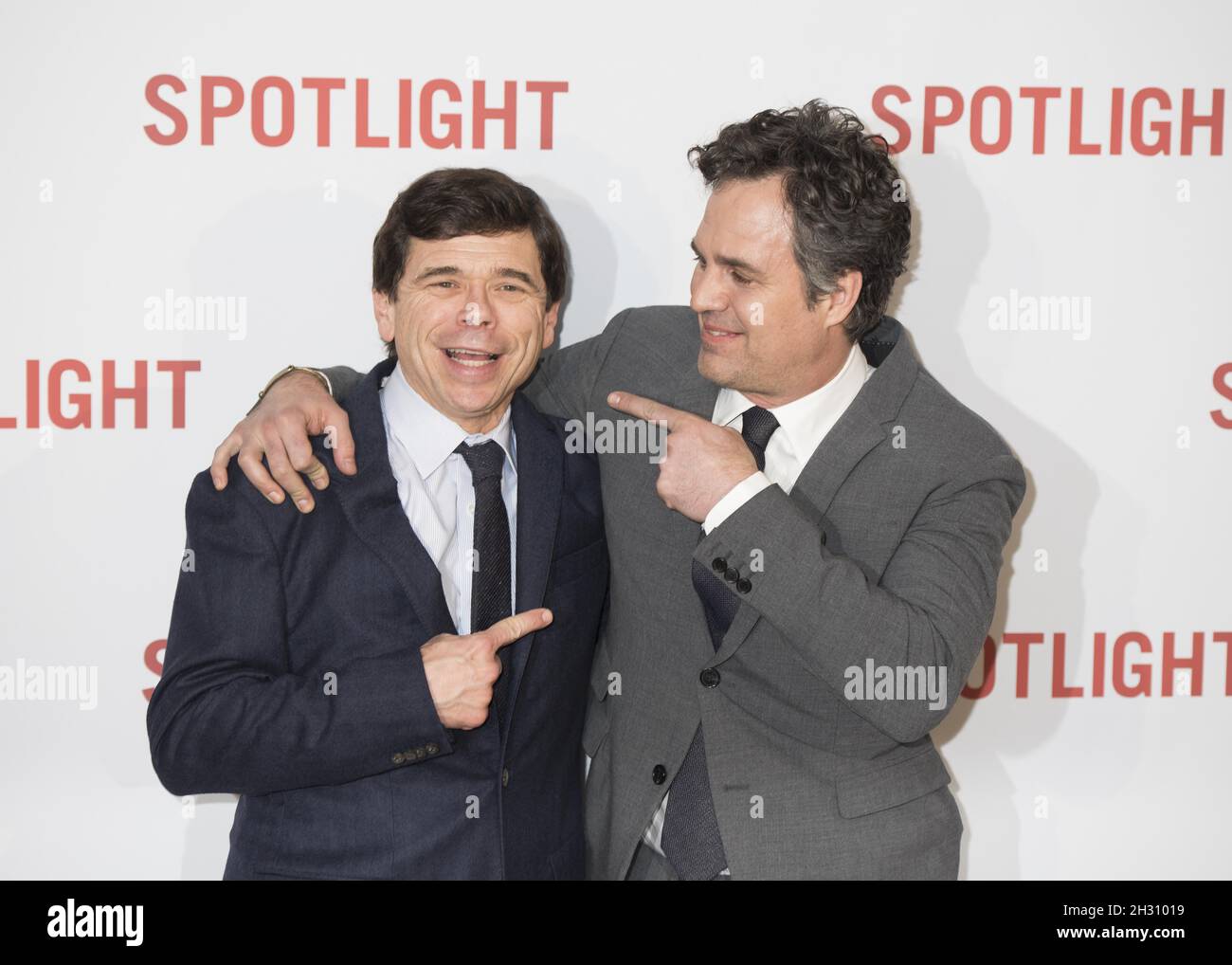Mark Ruffalo (R) and Mike Rezendes (Spotlight reporter) attend the ...