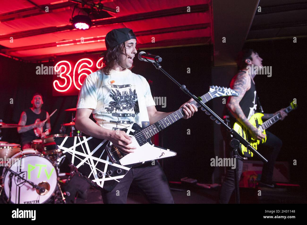 Pierce the veil concert hi-res stock photography and images - Alamy