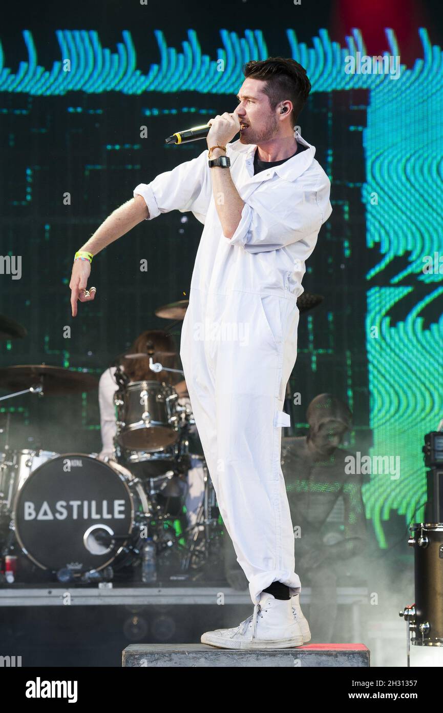 Dan Smith from Bastille performs live on day 4 of Bestival 2016, Robin ...