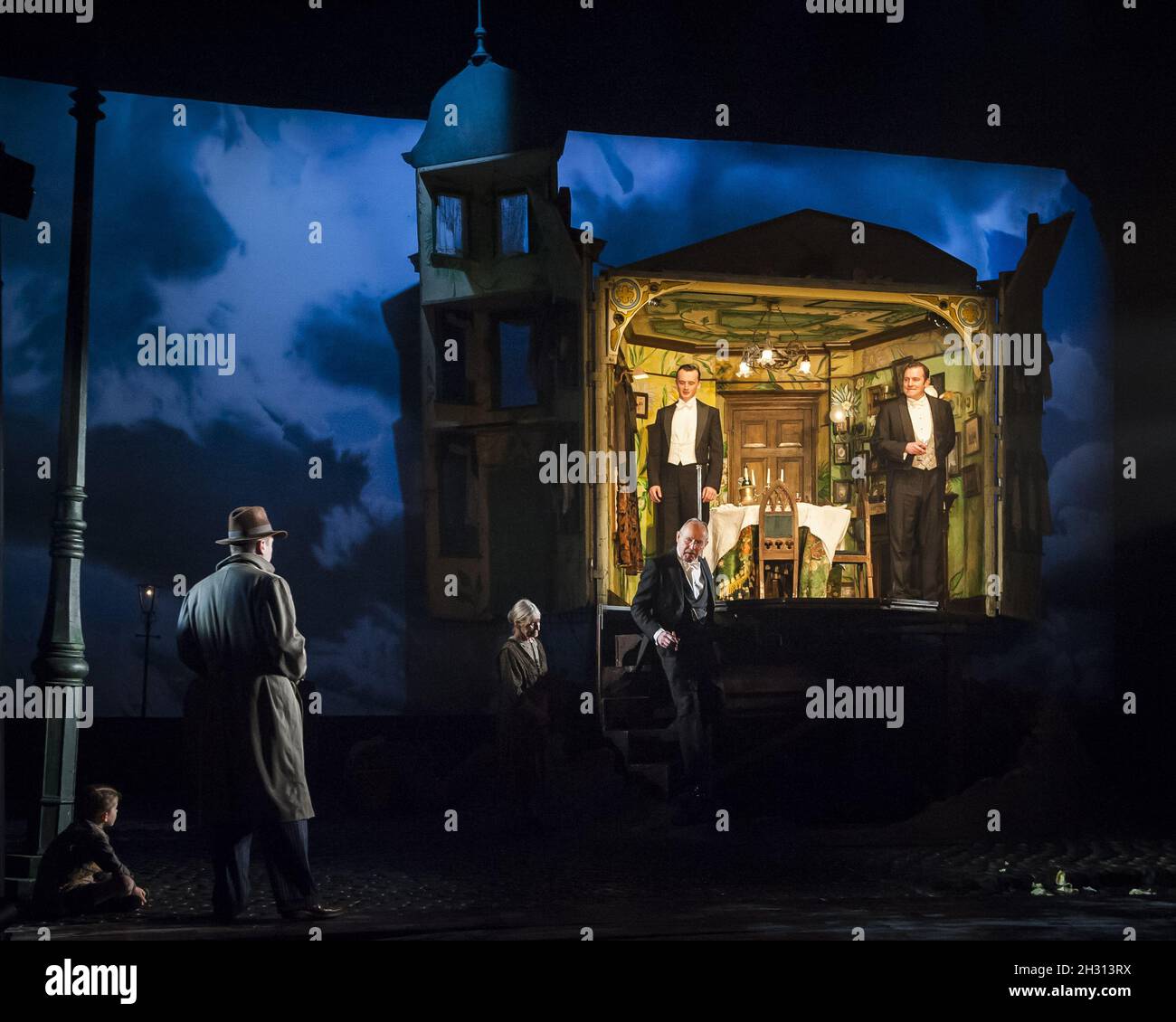 An inspector calls daldry hi-res stock photography and images - Alamy