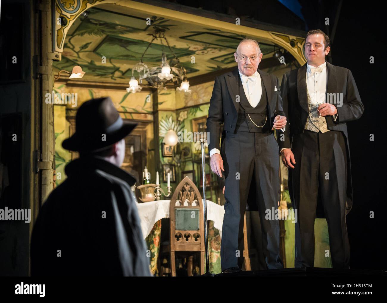 Clive francis inspector calls hi-res stock photography and images - Alamy