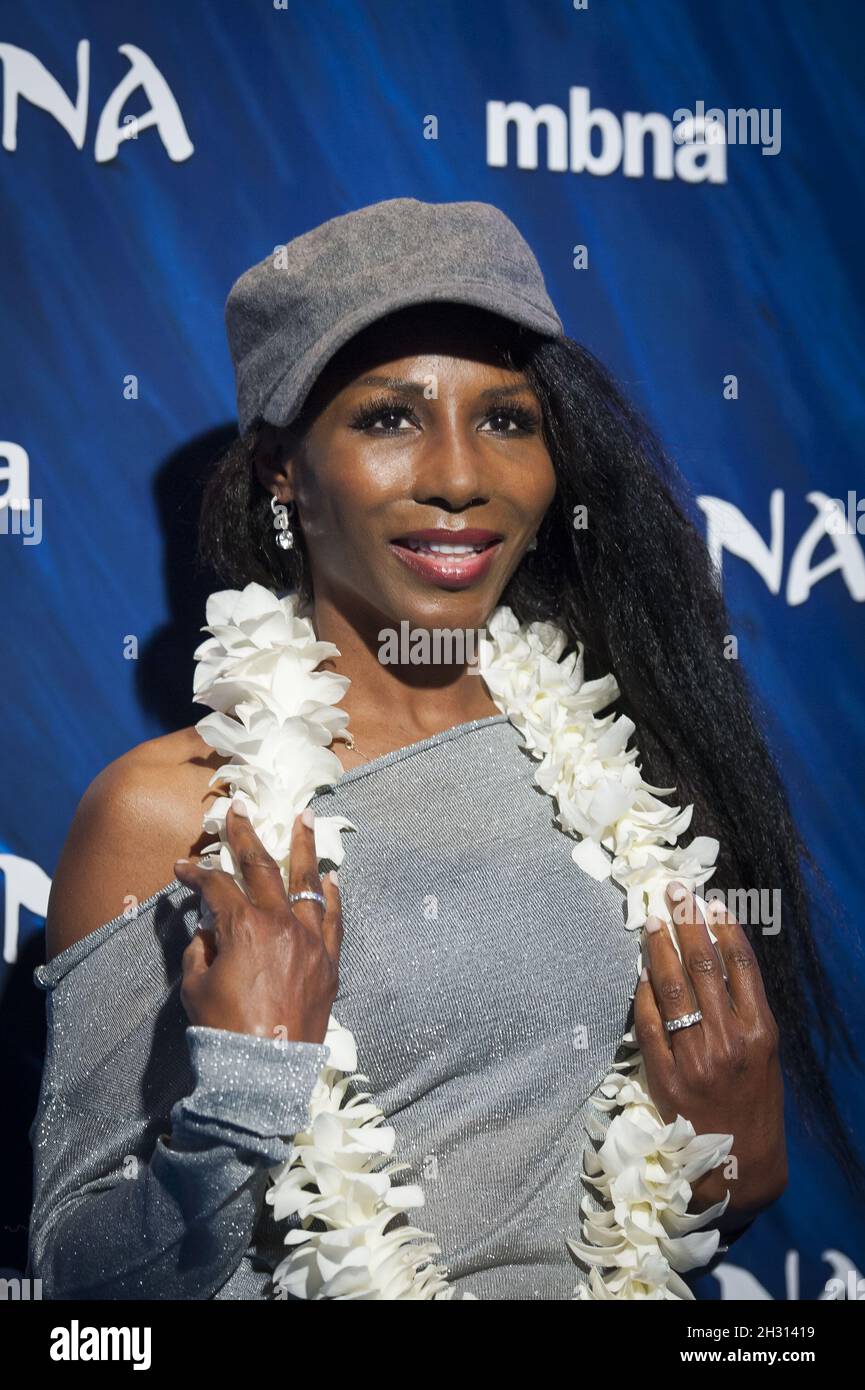 Sinitta head hi-res stock photography and images - Alamy
