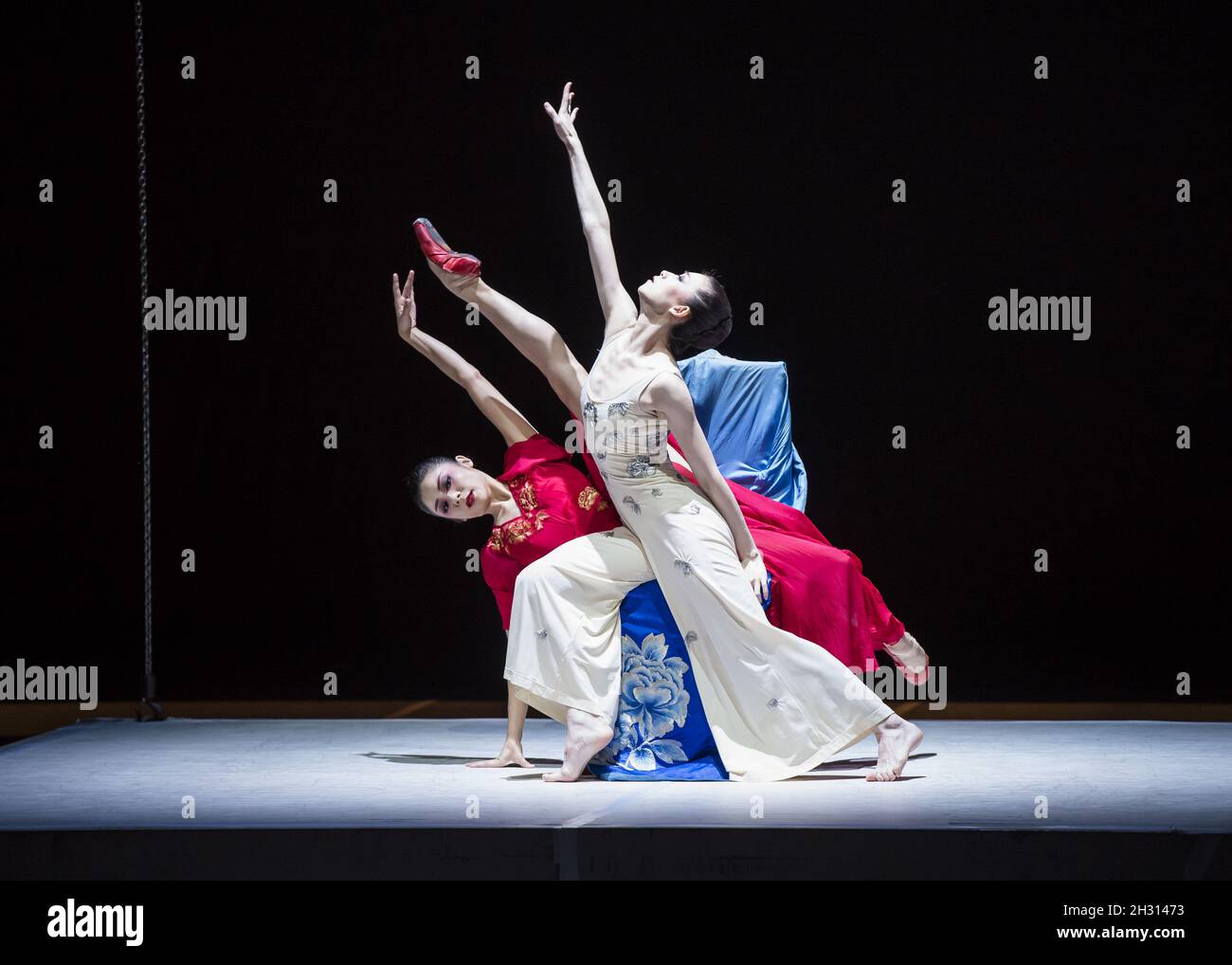 Peony pavilion national ballet of china hi-res stock photography and ...