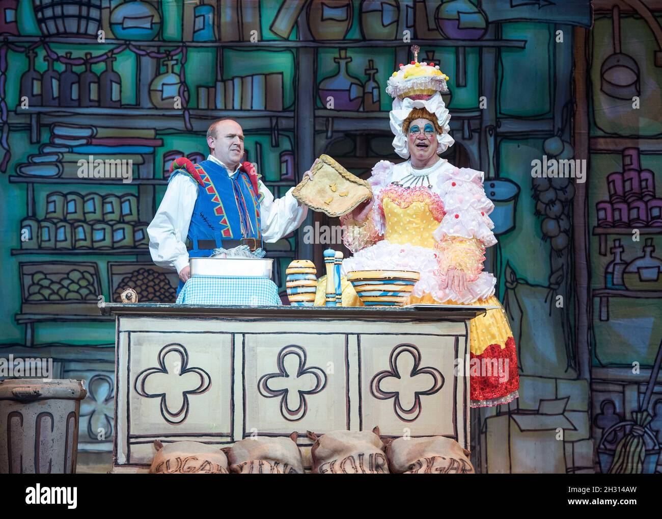 Tim Vine (Idle Jack) and Matthew Kelly (Sarah The Cook) rehearse Dick ...