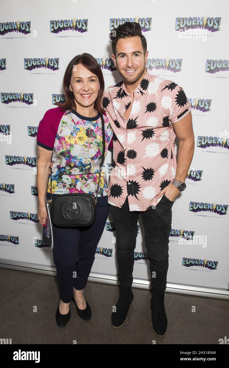 Entertaniment High Resolution Stock Photography and Images - Alamy