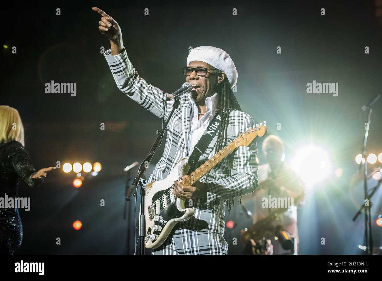 Nile rodgers on stage hi-res stock photography and images - Alamy