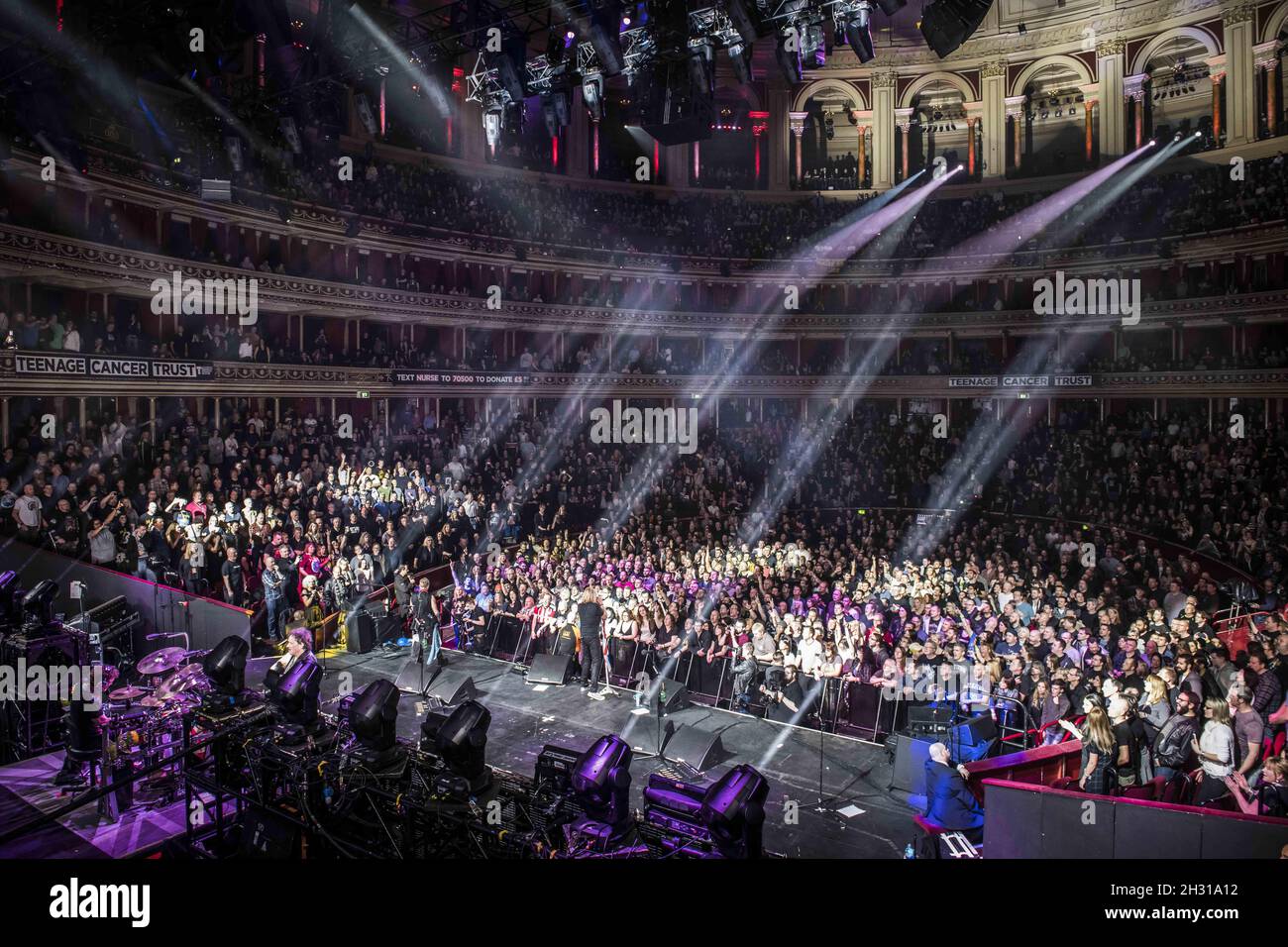 Royal albert hall interior 2018 hi-res stock photography and images - Alamy