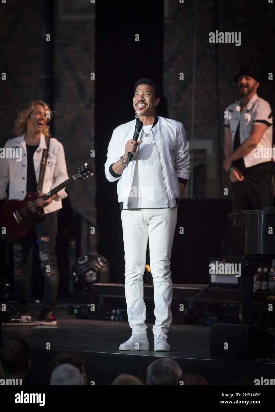 Lionel richie performs 2018 hi-res stock photography and images - Alamy