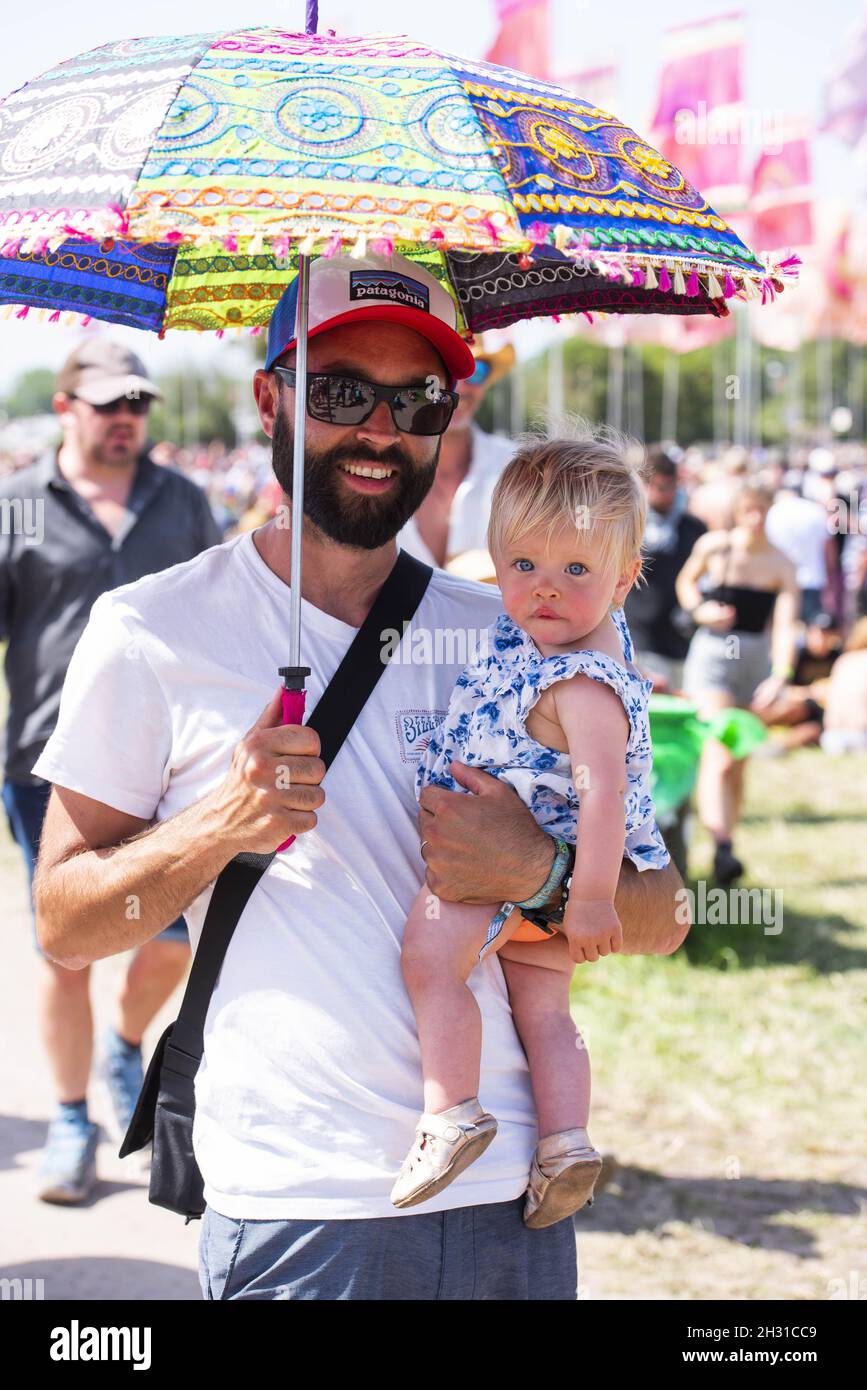 Emily eavis daughter michael eavis hi-res stock photography and images ...