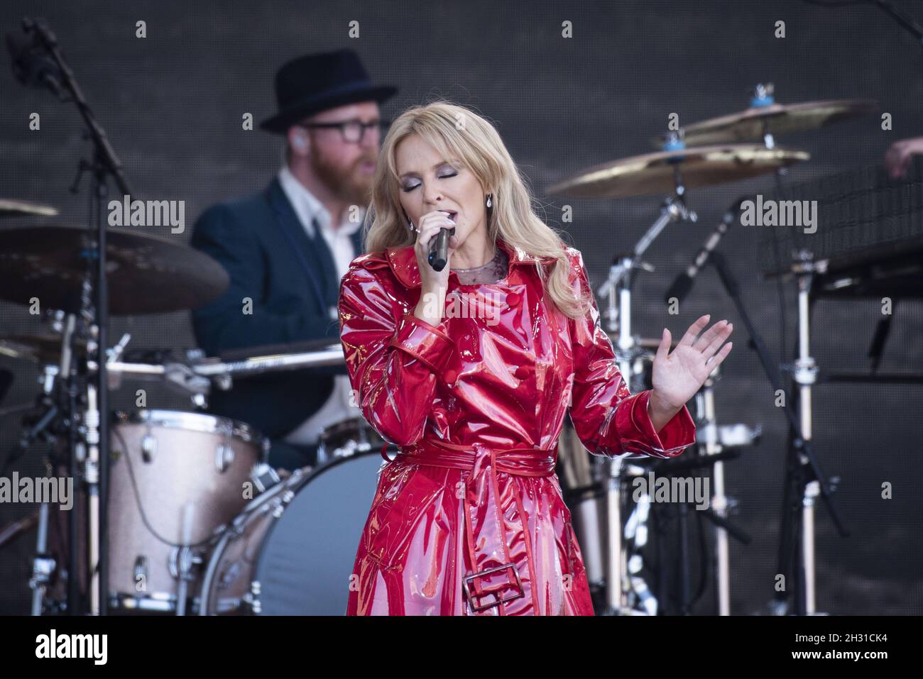 Kylie minogue spinning around hi-res stock photography and images - Alamy