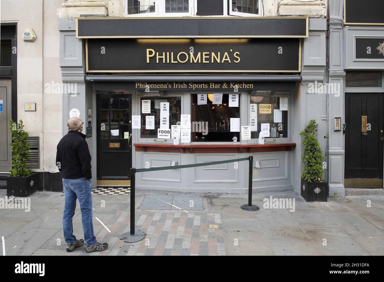 Philomena's pub hi-res stock photography and images - Alamy