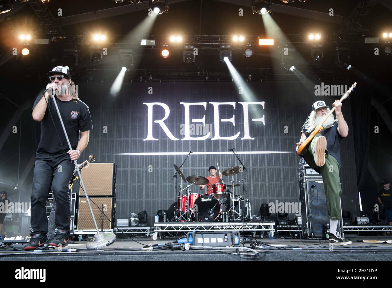 Reef perform live on the Castle stage on day 3 of Camp Bestival 2021 at ...