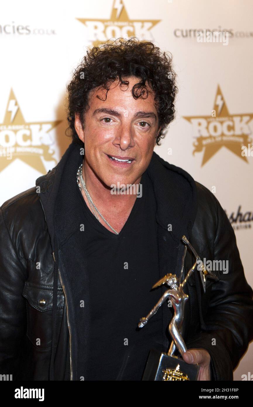 Neil Schon wins the 'Event of the Year Award' for 'Don't Stop Believing ...