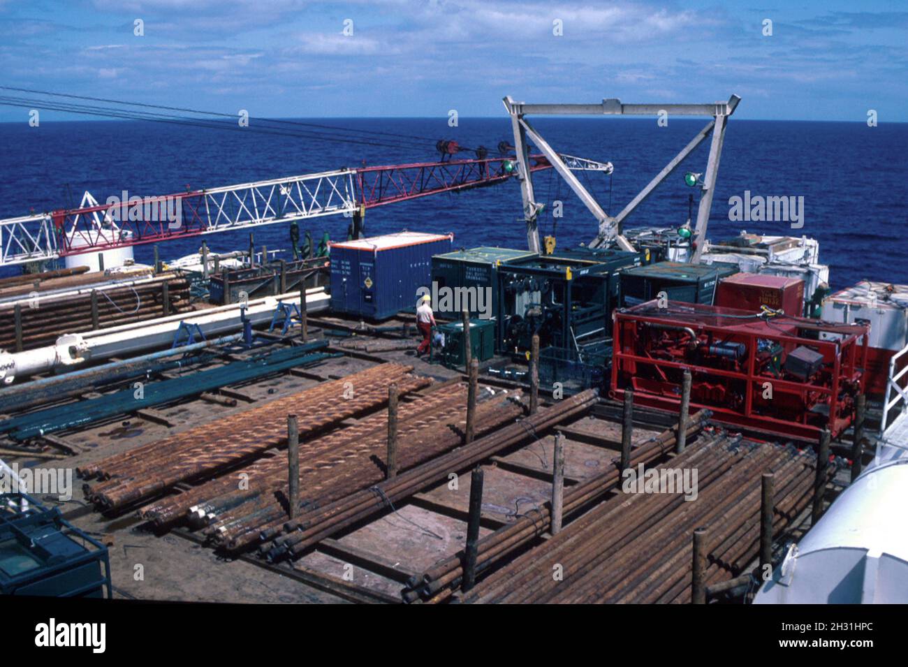 Oil rig worker at sea hi-res stock photography and images - Alamy