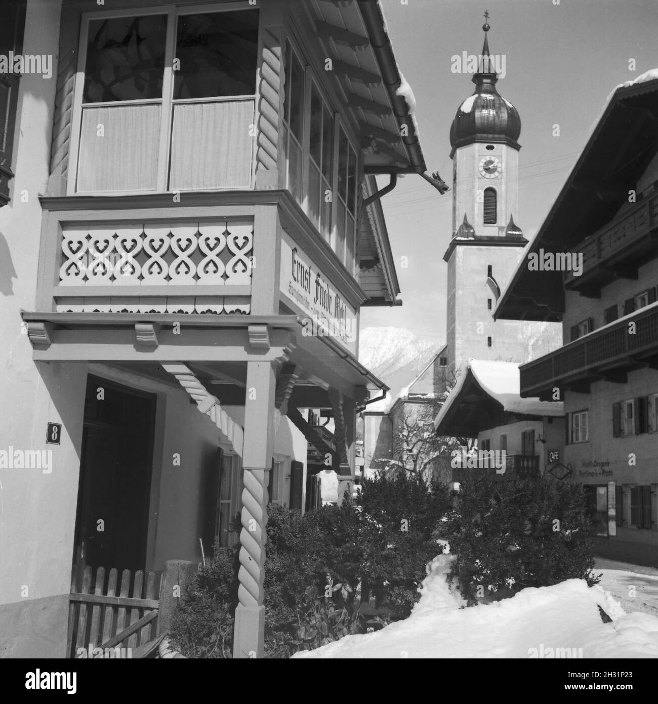 Skihutte Black and White Stock Photos & Images - Alamy