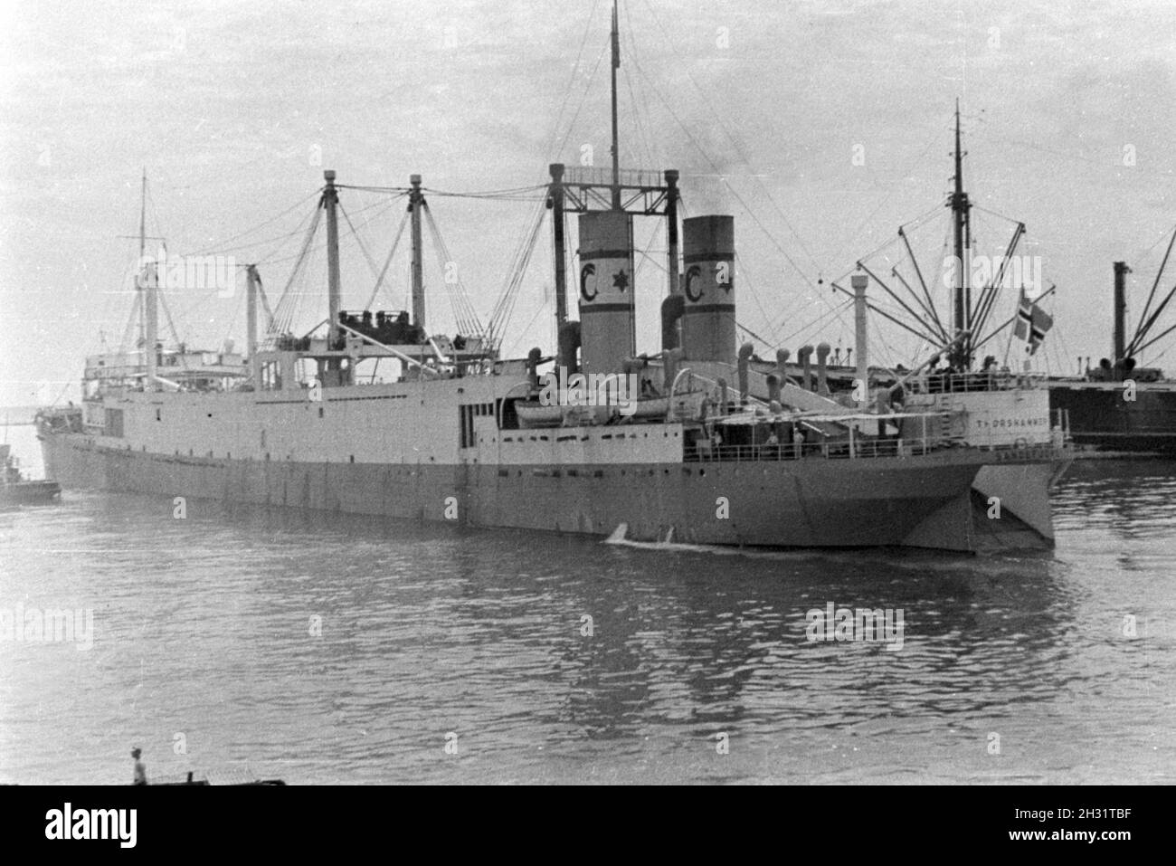 Konkurrenzbetrachtung: das norwegische Walfangfabrikschiff "Thorshammer ...