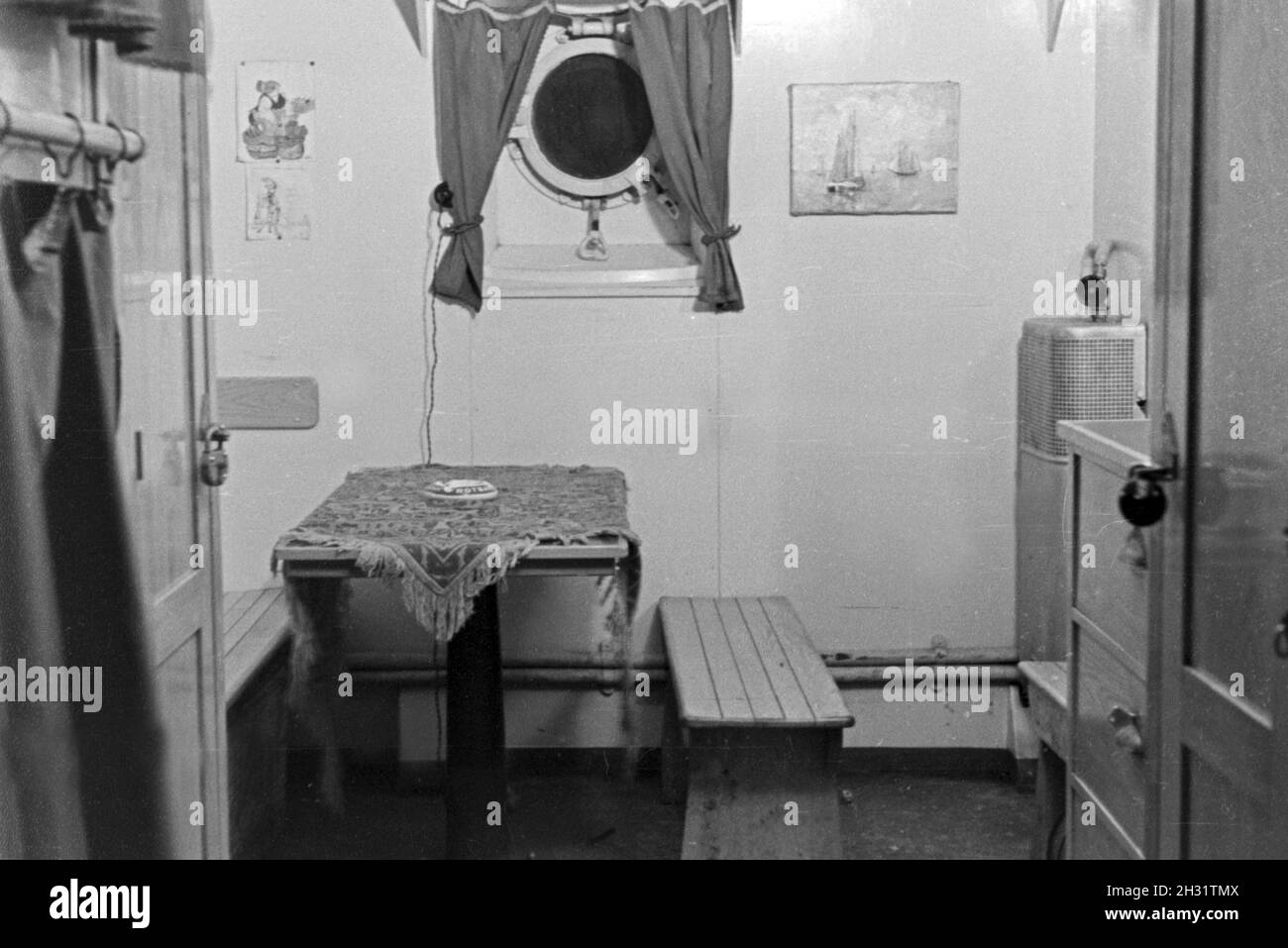 1930s train interior hi-res stock photography and images - Alamy