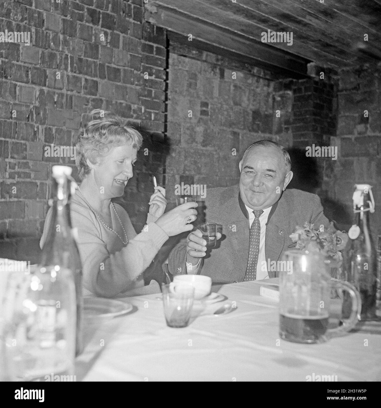 1950s drinking wine hi-res stock photography and images - Alamy