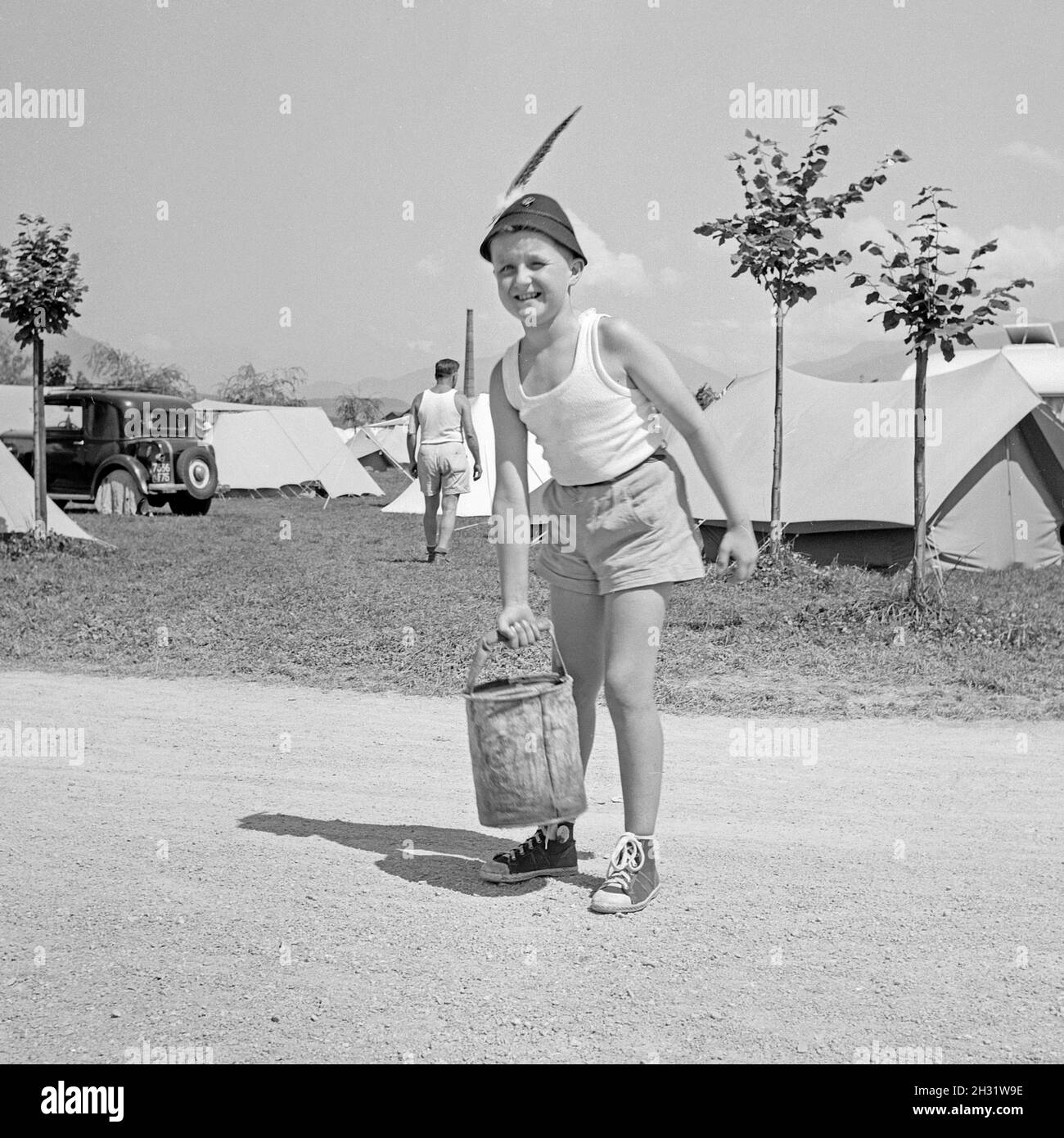 1950s camping holiday black and white hi-res stock photography and images - Alamy