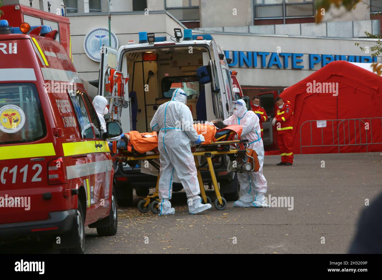 Resuscitation ward hospital hi-res stock photography and images - Alamy