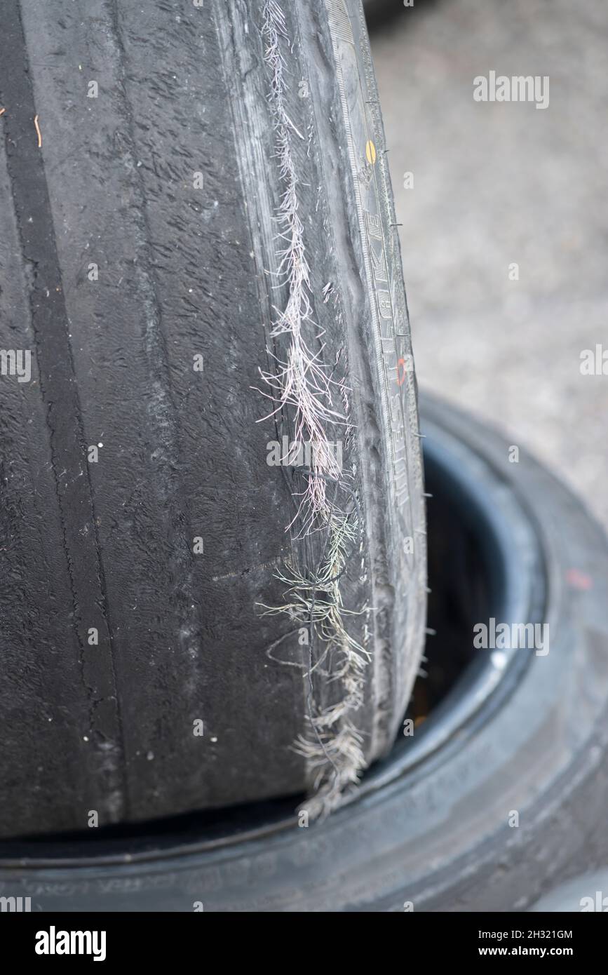 Close Up Shredded Tyre Stock Photo - Alamy