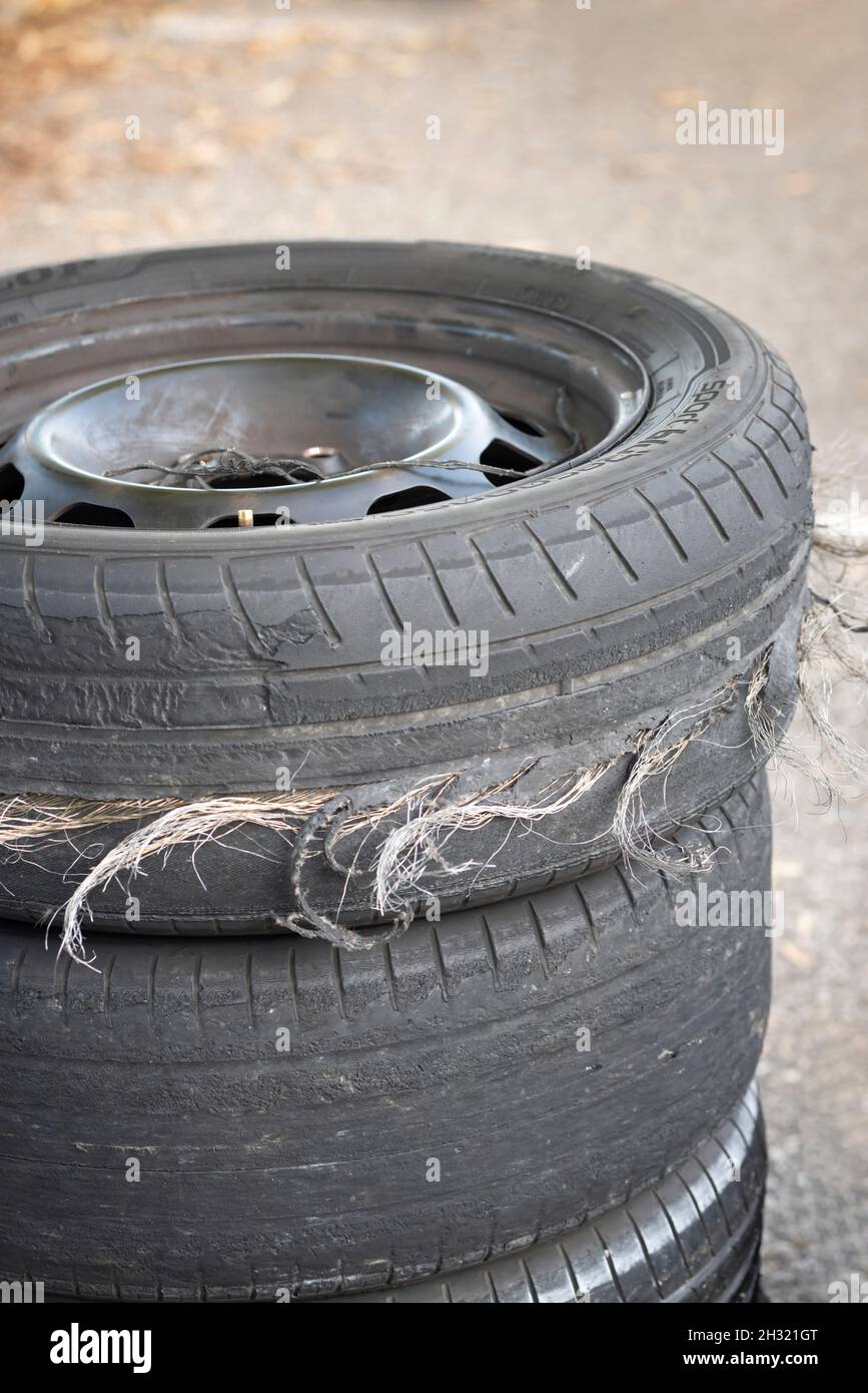 Close Up Shredded Tyre Stock Photo - Alamy
