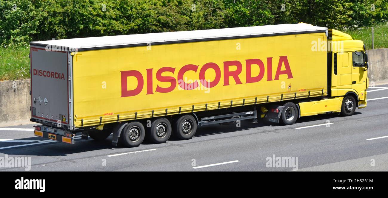 Soft sided lorry hi-res stock photography and images - Alamy