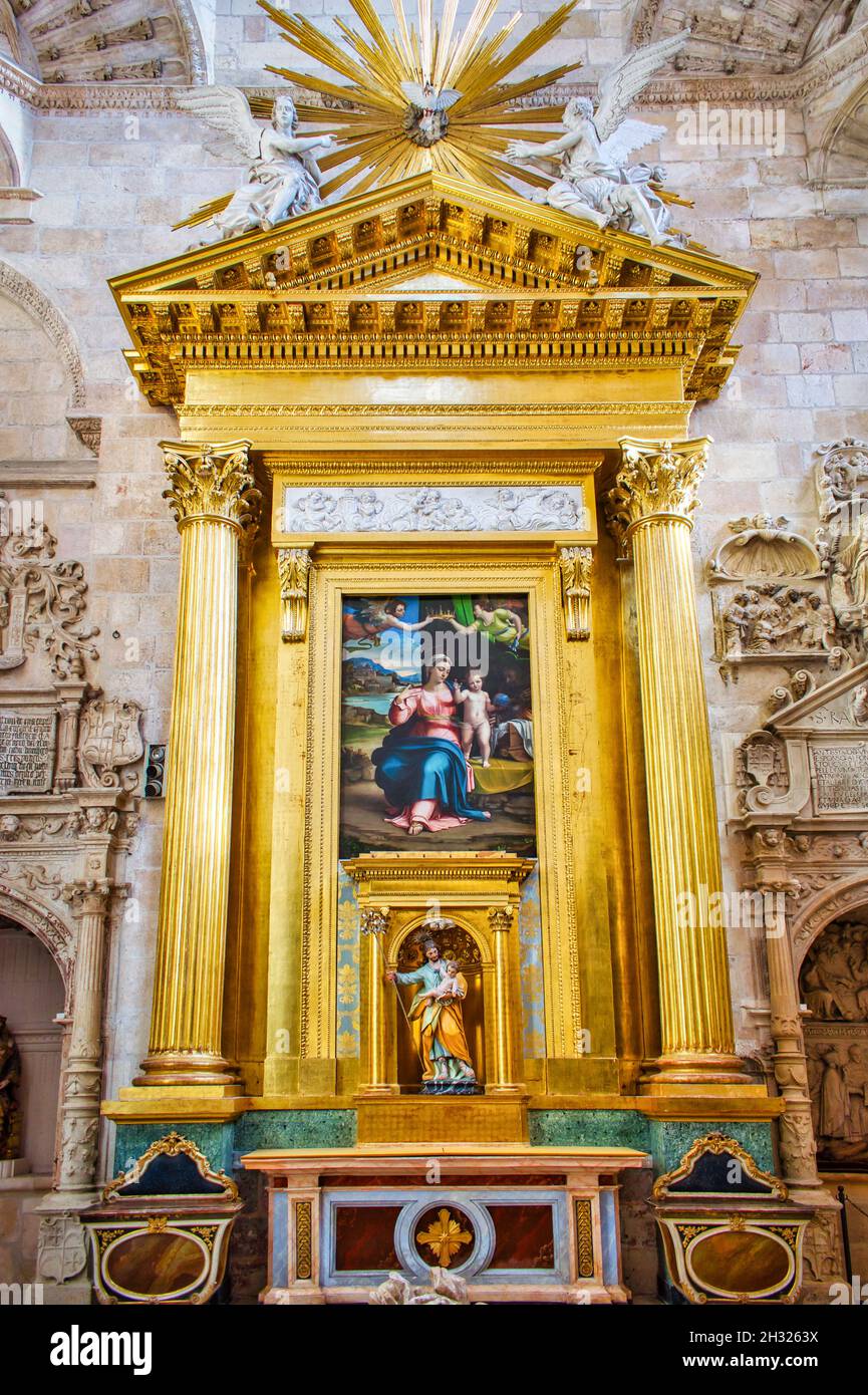 Altarpieces hi-res stock photography and images - Alamy