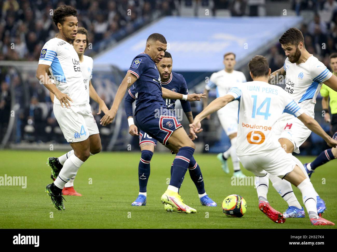 Car football association hi-res stock photography and images - Alamy