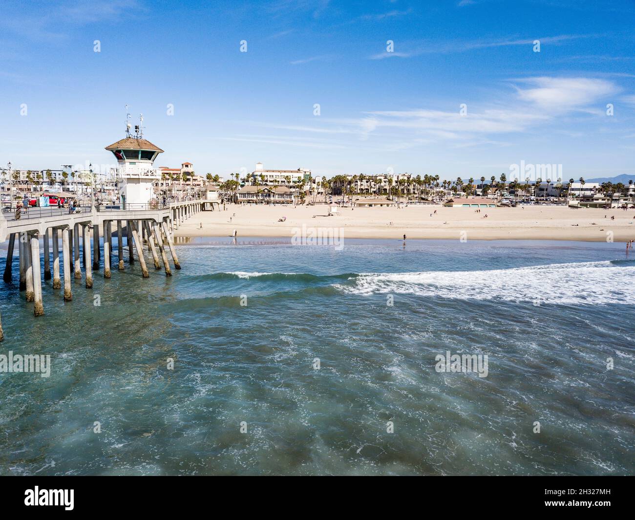 Huntington beach boardwalk hi-res stock photography and images - Alamy