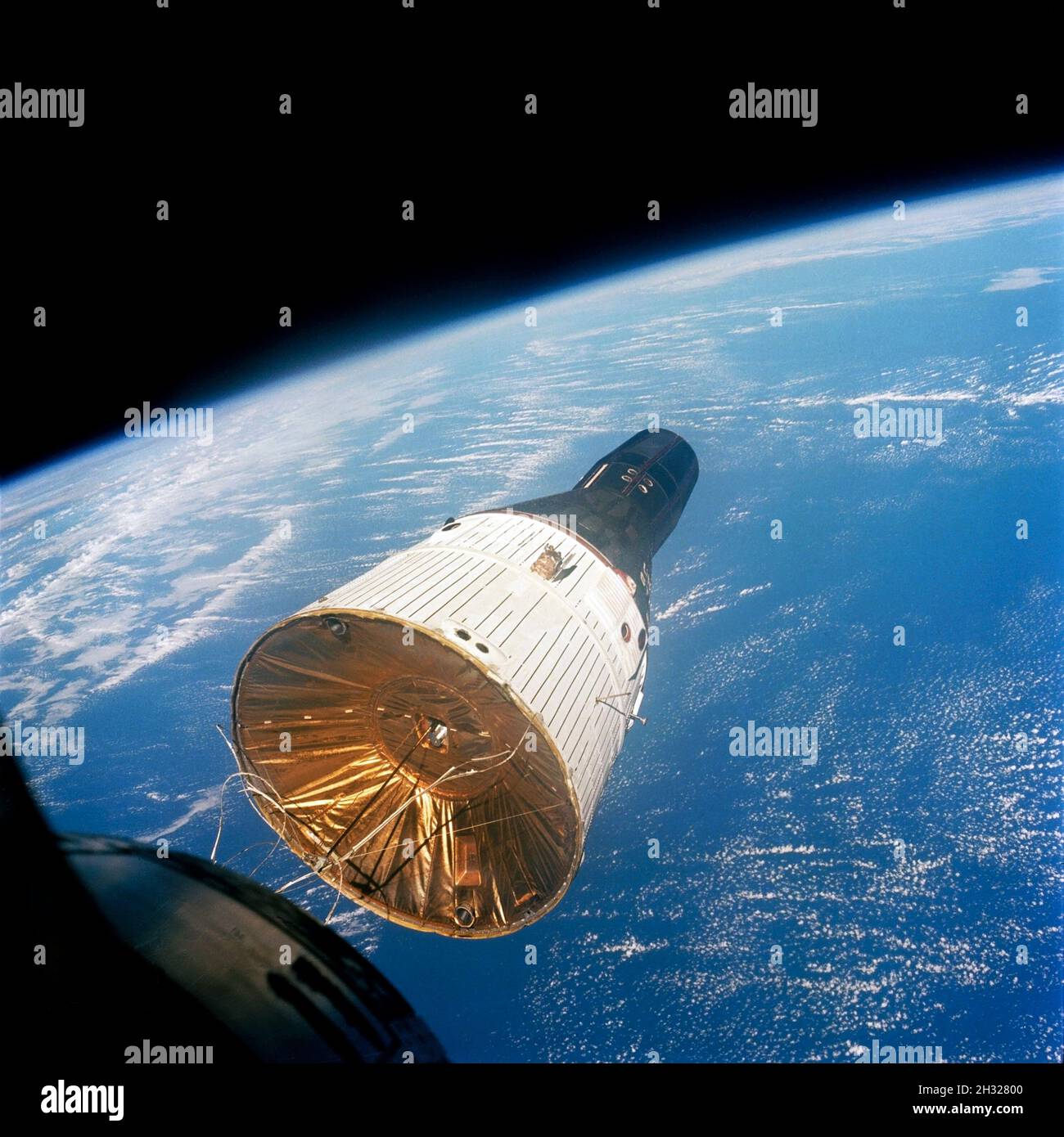 (15 Dec. 1965) --- This photograph of the Gemini-Titan 7 (GT-7 ...