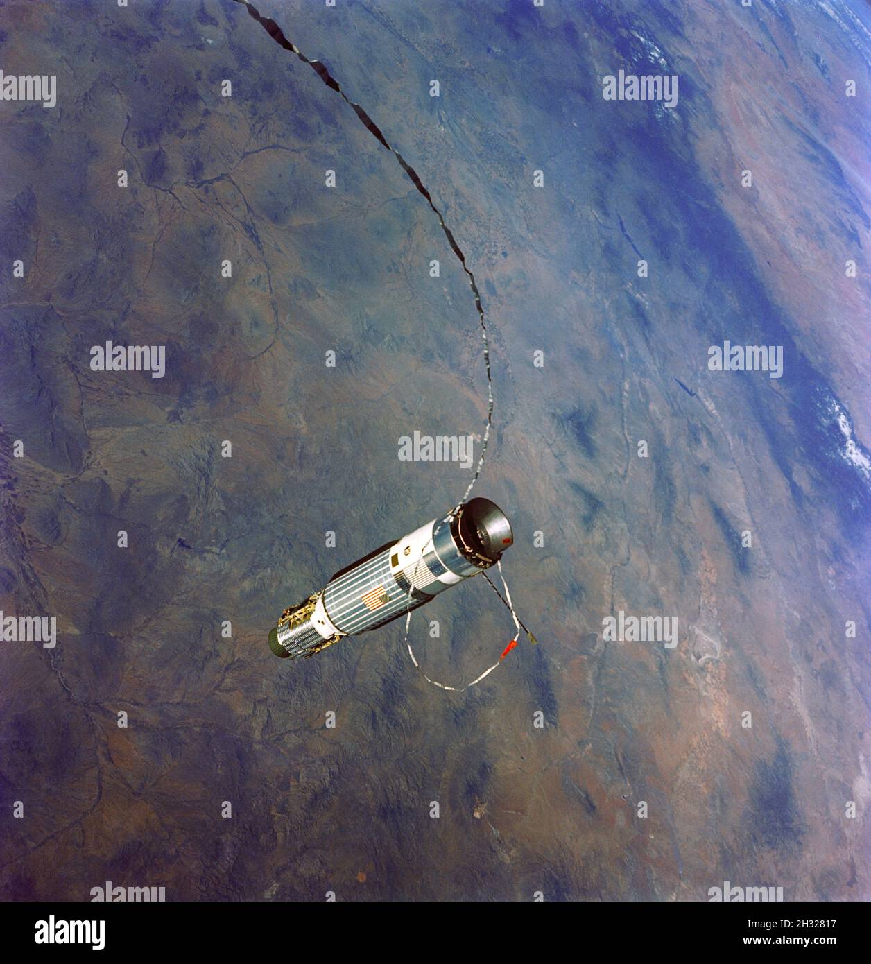 1966 space docking hi-res stock photography and images - Alamy