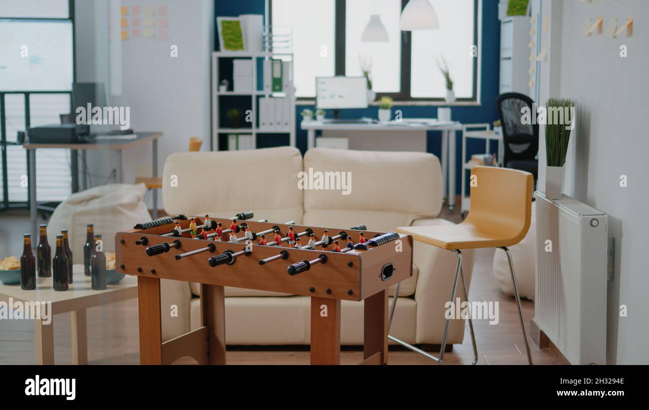 Nobody in workplace for businesspeople meeting after work for drinks ...