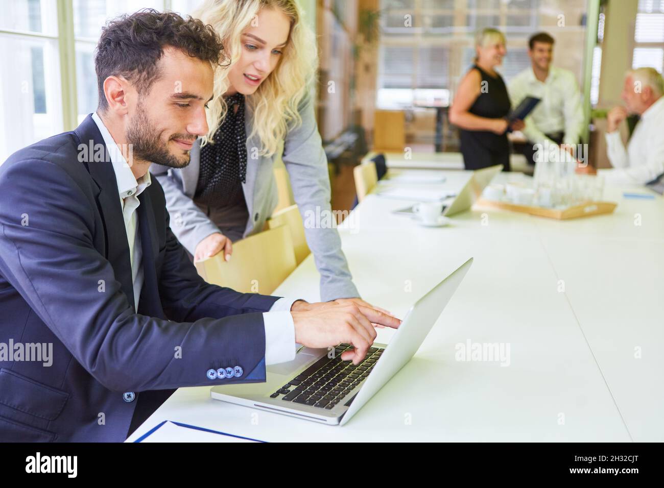 Project research hi-res stock photography and images - Alamy