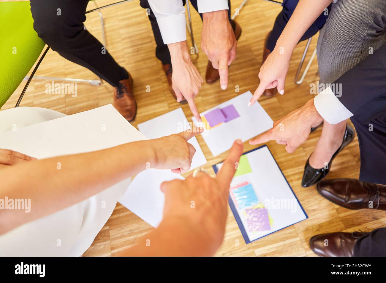 Brainstorming decision hi-res stock photography and images - Alamy