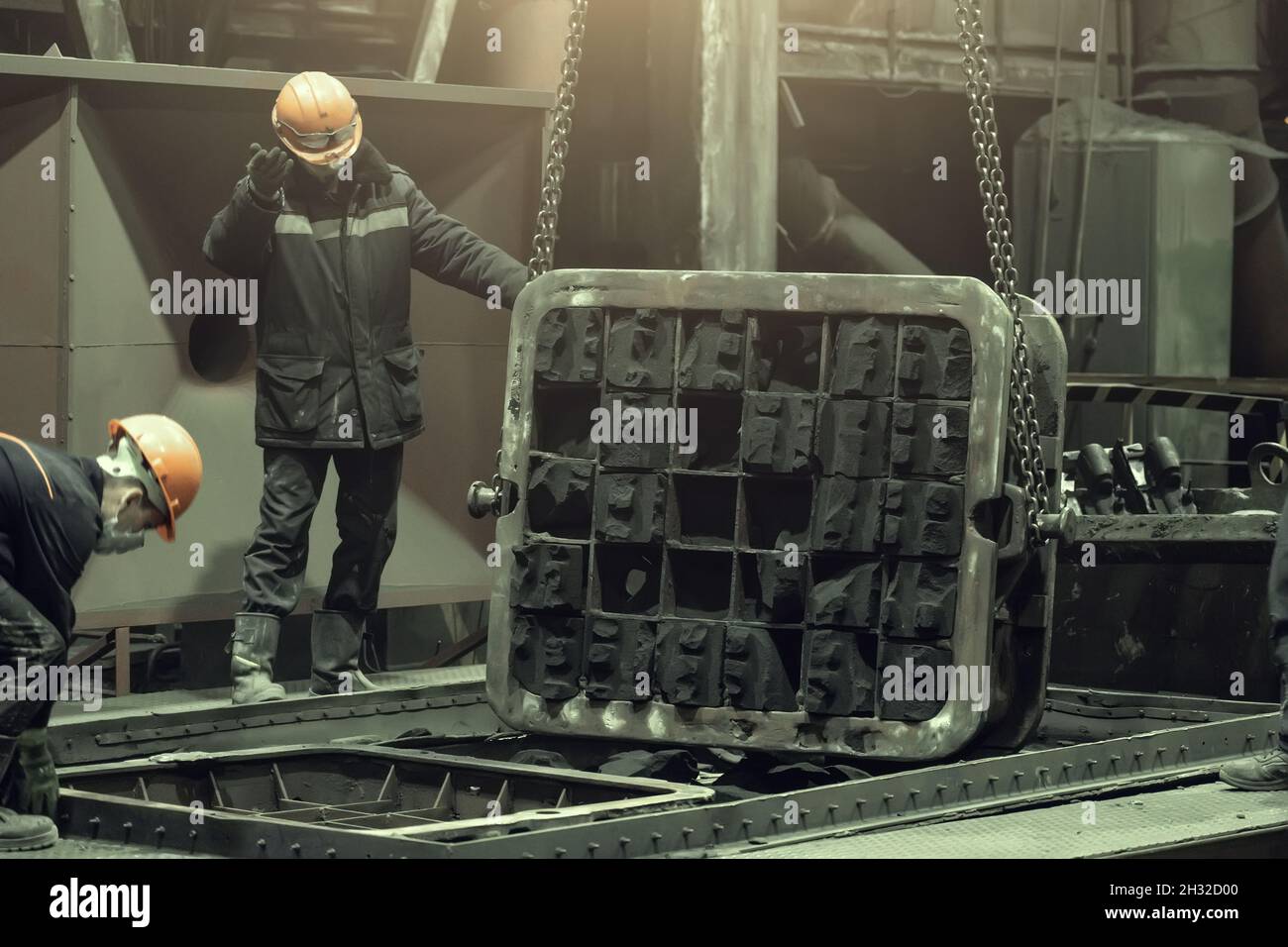 Steel mill workers hi-res stock photography and images - Alamy