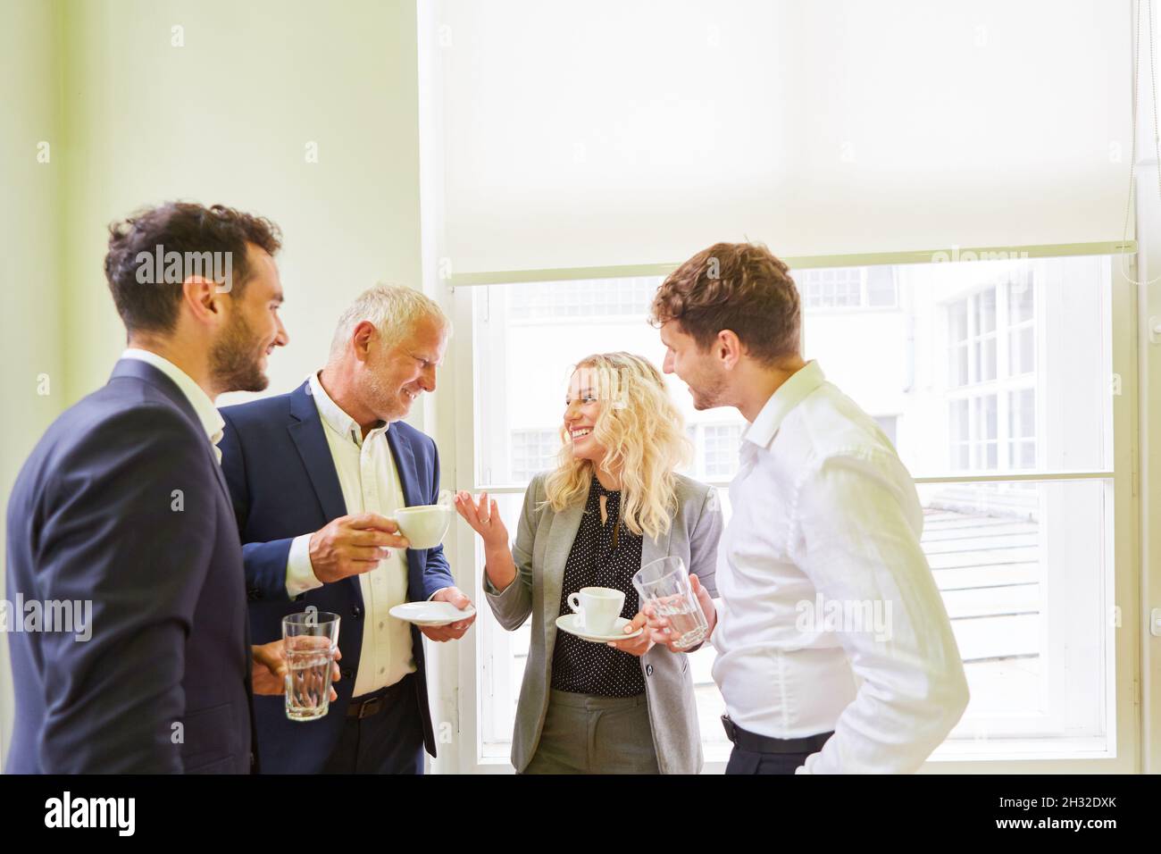 Talk people hi-res stock photography and images - Alamy