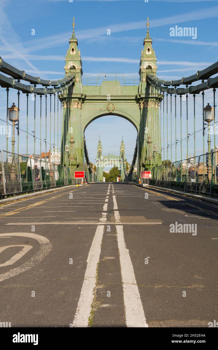 Empty suspension bridge hi-res stock photography and images - Alamy