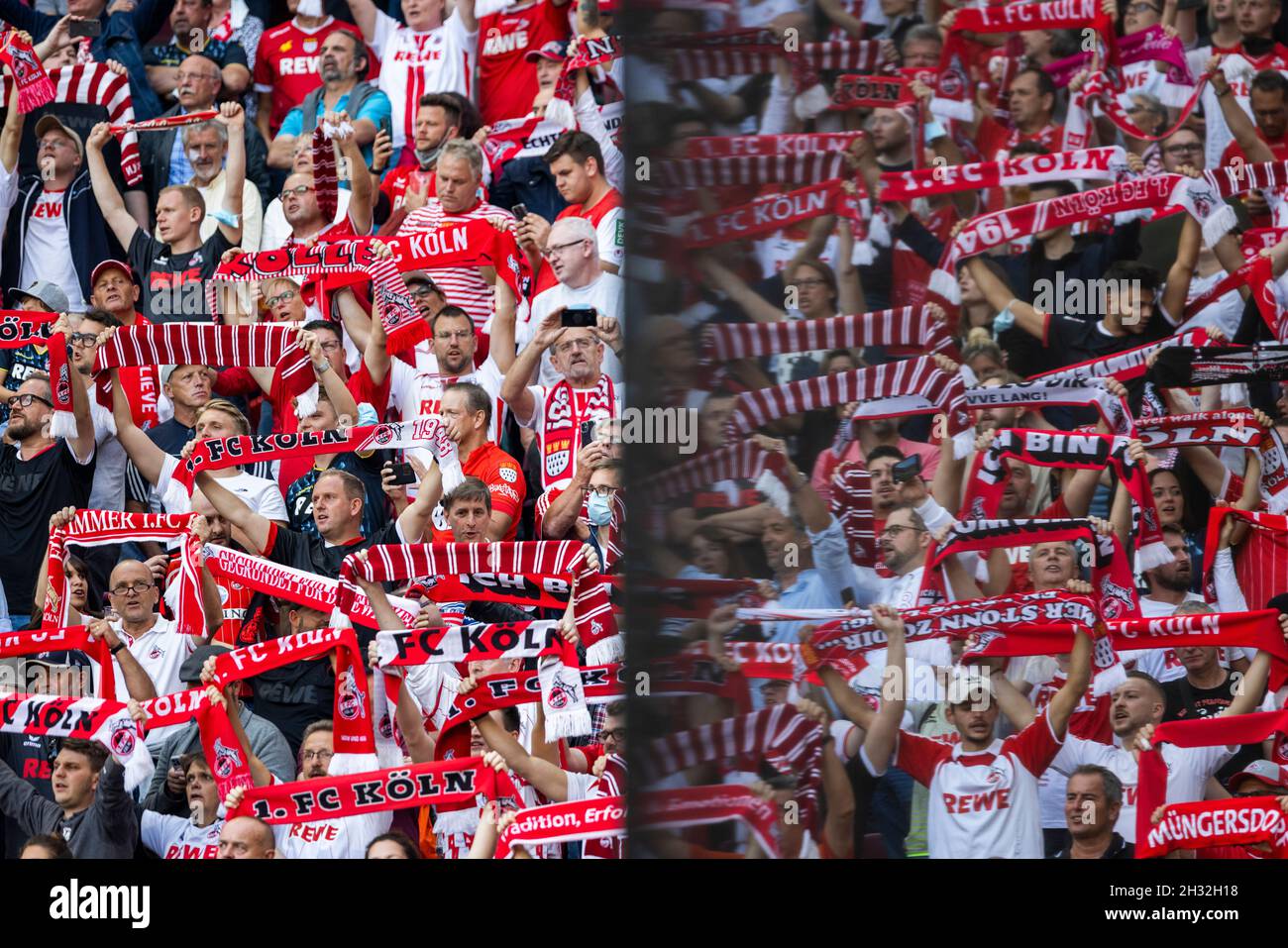 Fußball zuschauer stadion fans hi-res stock photography and images - Alamy