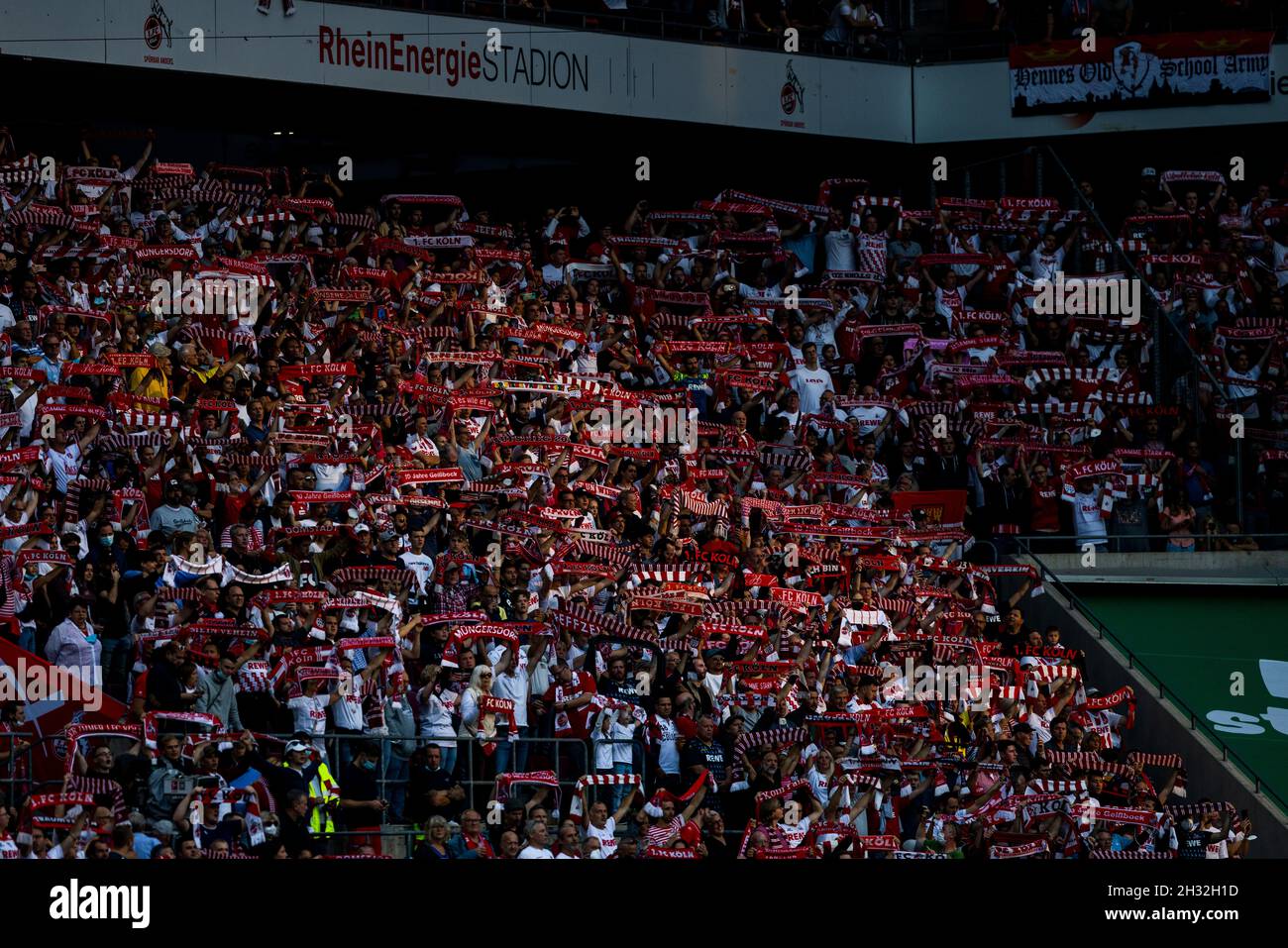 Fußball zuschauer stadion fans hi-res stock photography and images - Alamy