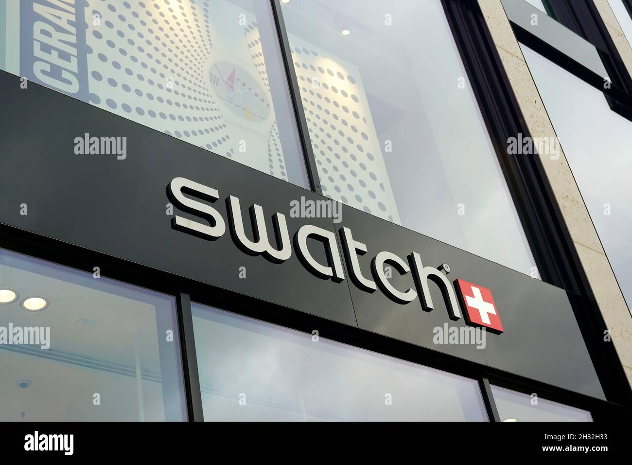 Swatch logo hi-res stock photography and images - Alamy