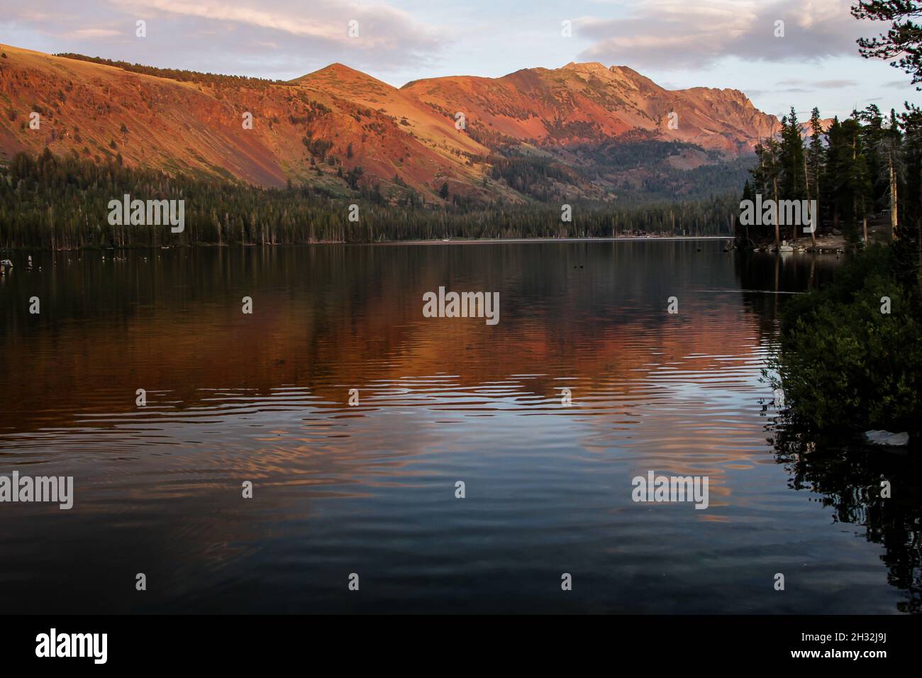 Red lakes hi-res stock photography and images - Alamy