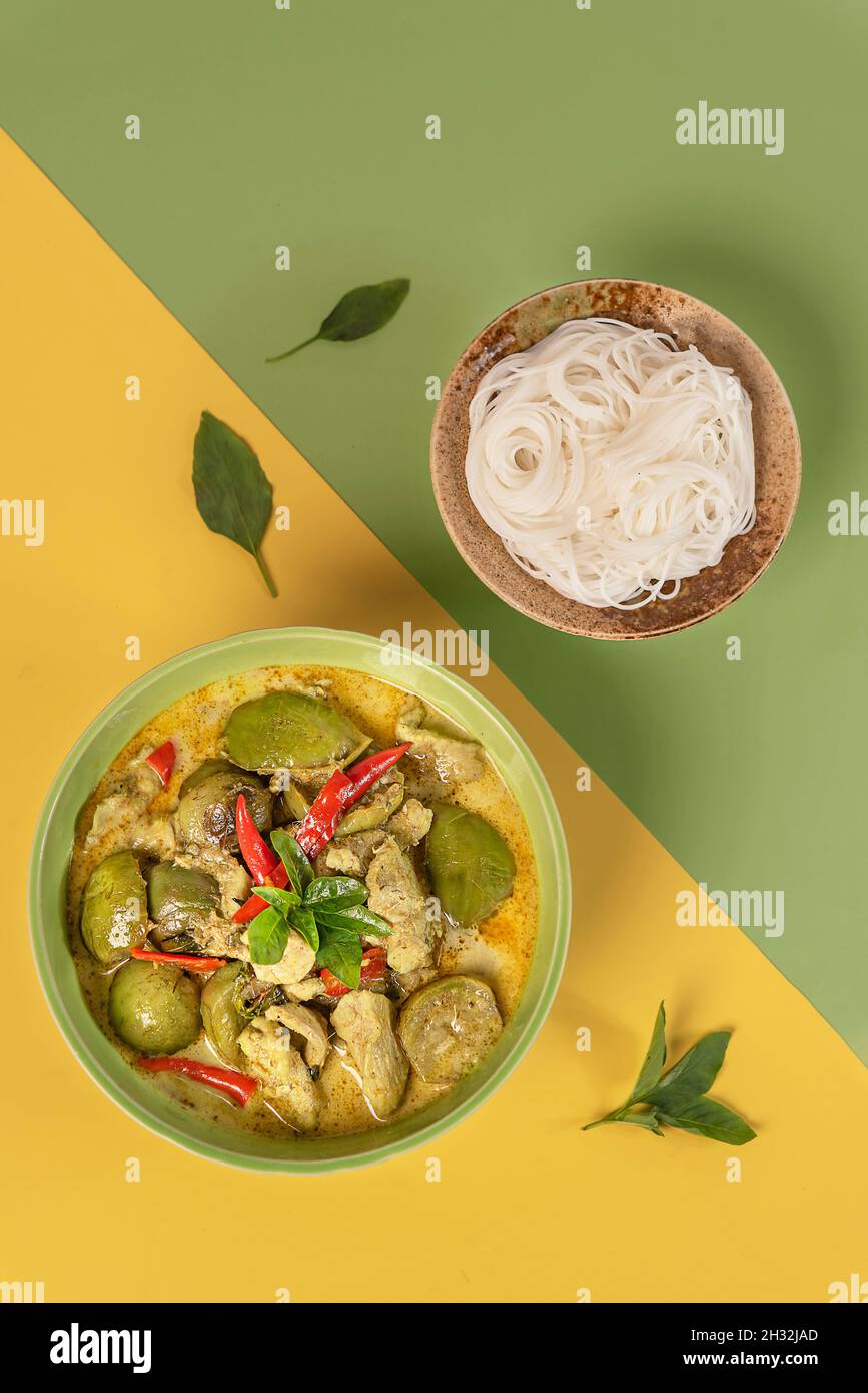 top view of green chicken curry served with rice vermicelli Stock Photo ...