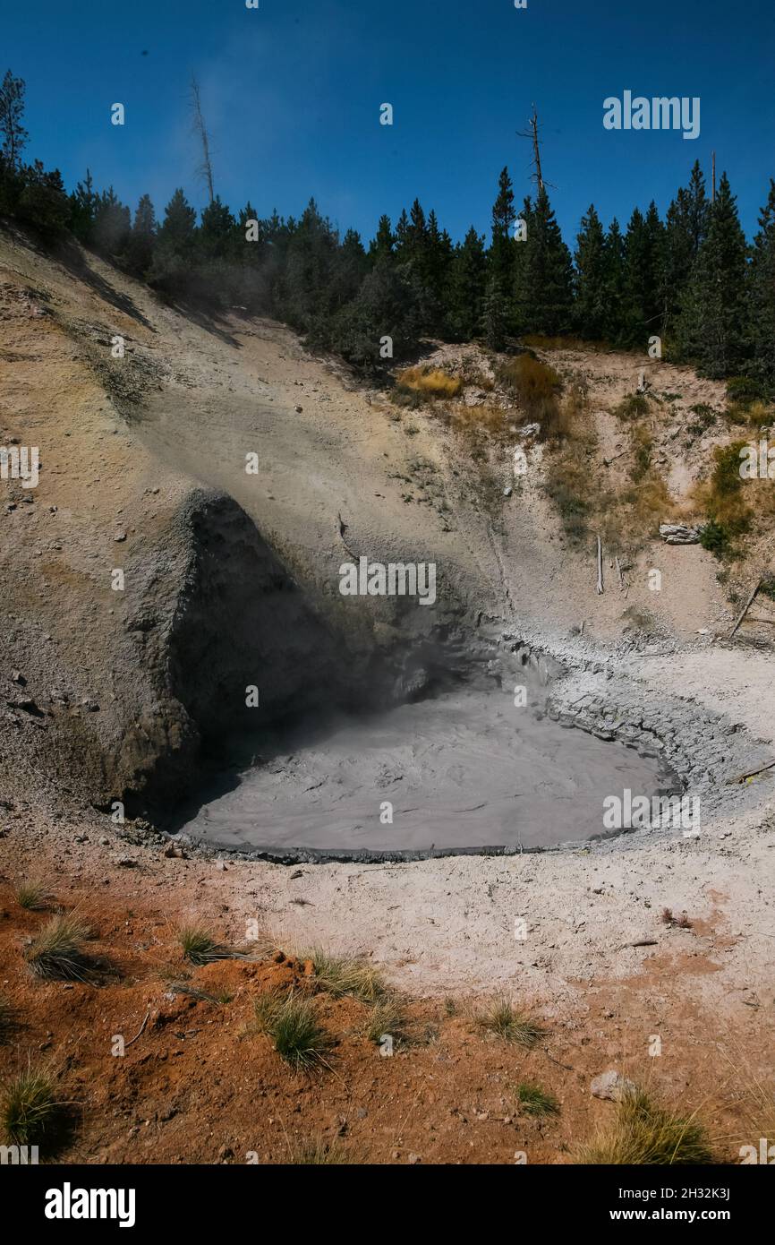 Landscapes of Yellowstone | Yellowstone famous bubbling mud pot ...