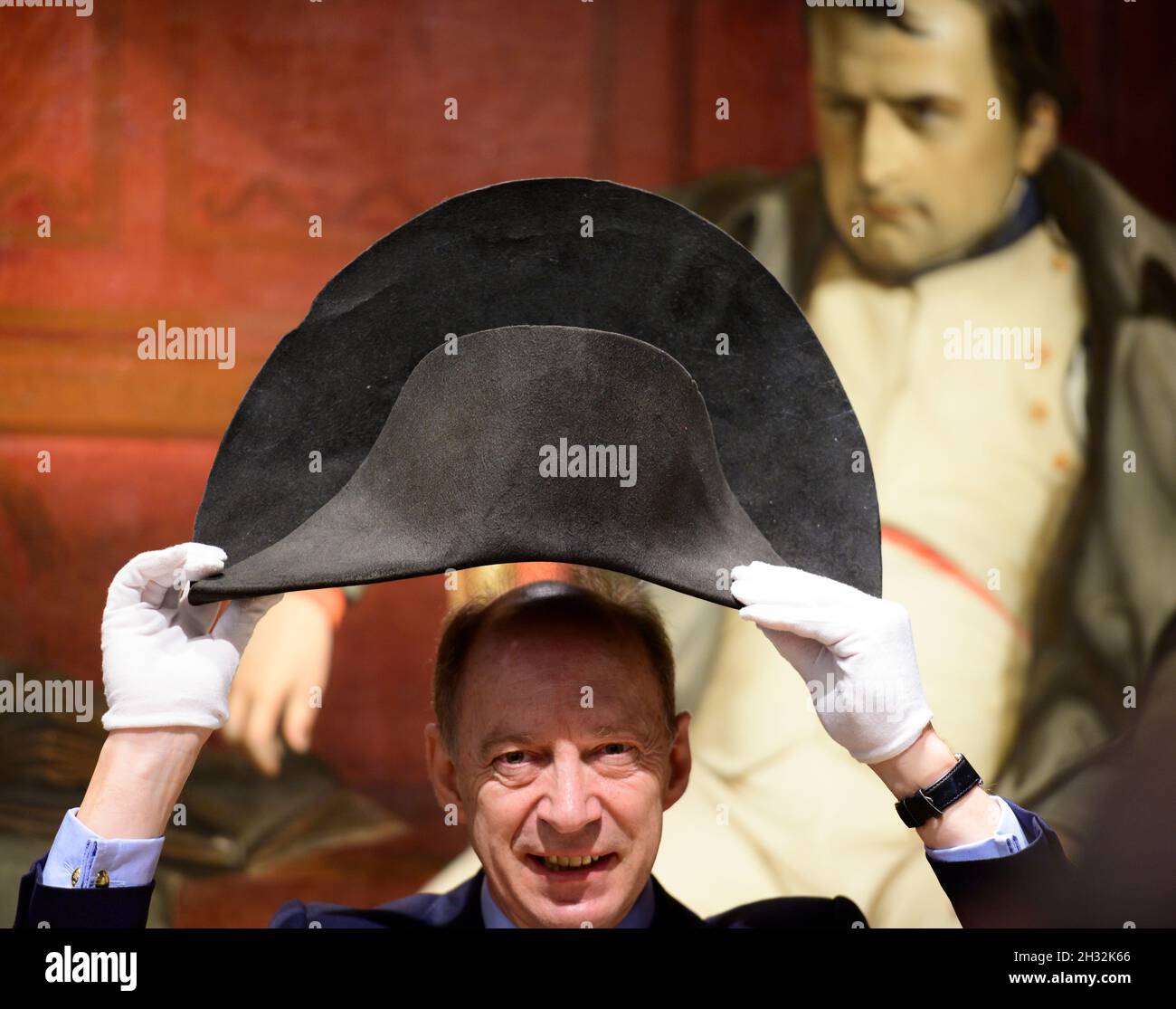 Napoleon bonaparte hat hi-res stock photography and images - Alamy