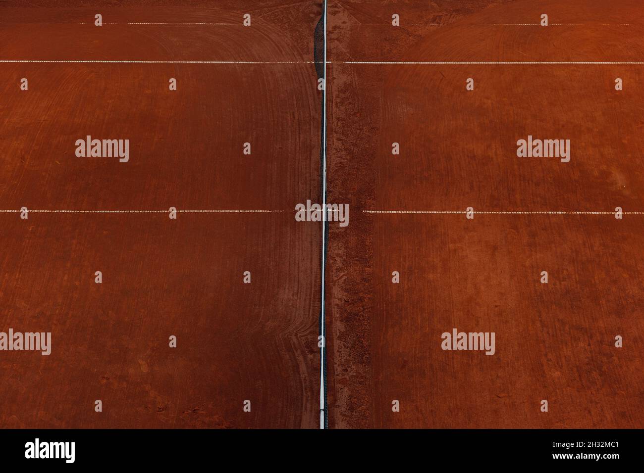 hard tennis court middle of field top view Stock Photo - Alamy