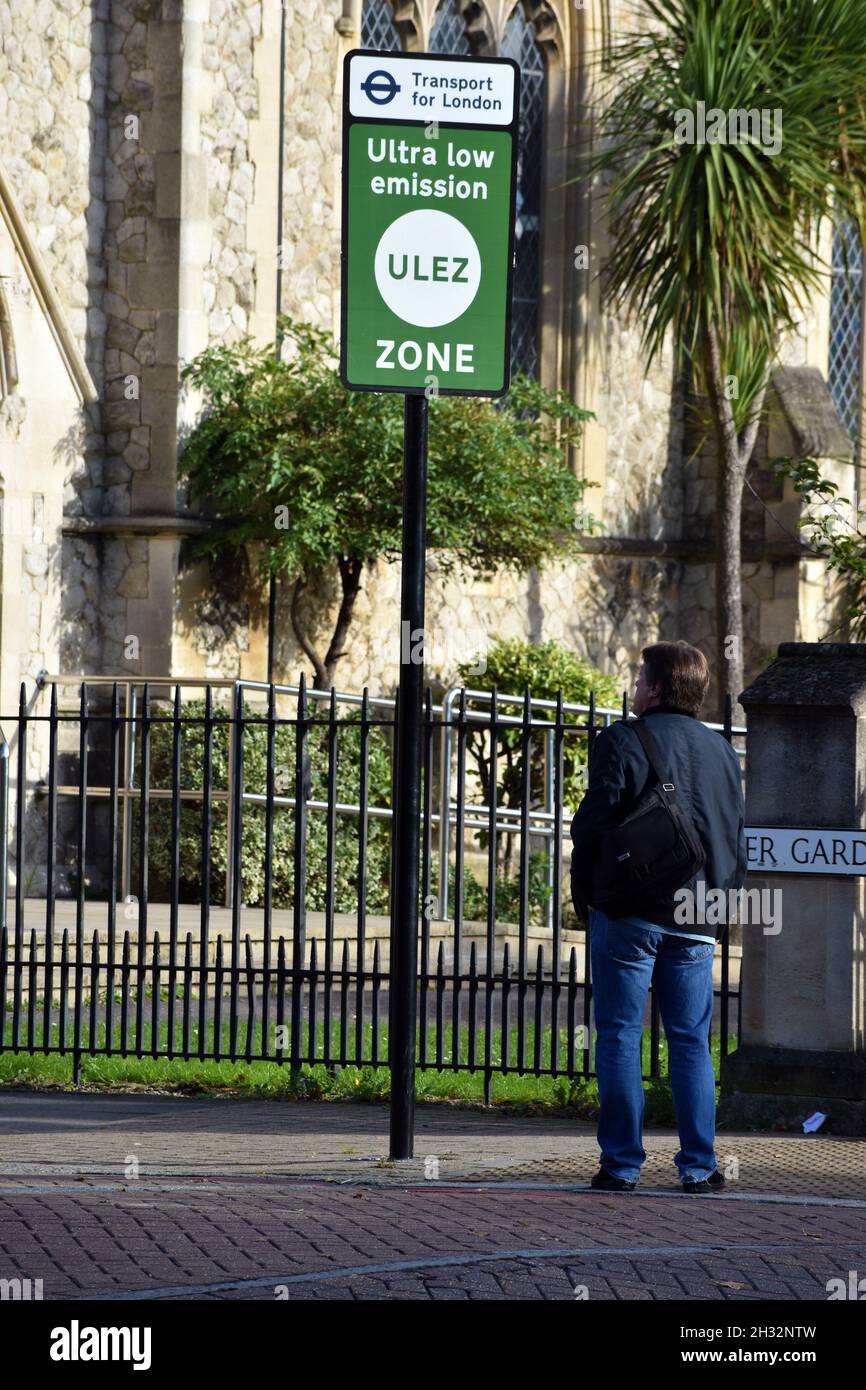 Ulez extension hi-res stock photography and images - Alamy